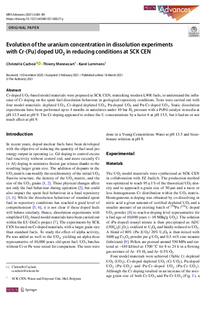 Evolution of the uranium concentration in dissolution experiments with ...